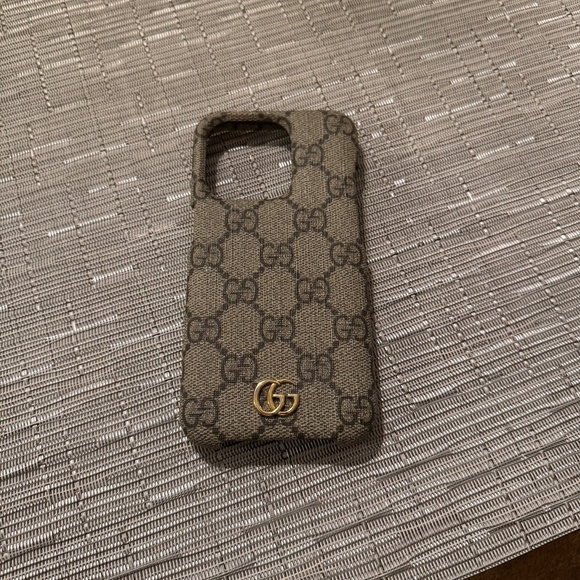 Gucci | Cell Phones & Accessories | Authentic Gucci Iphone 5 Pro Case ...